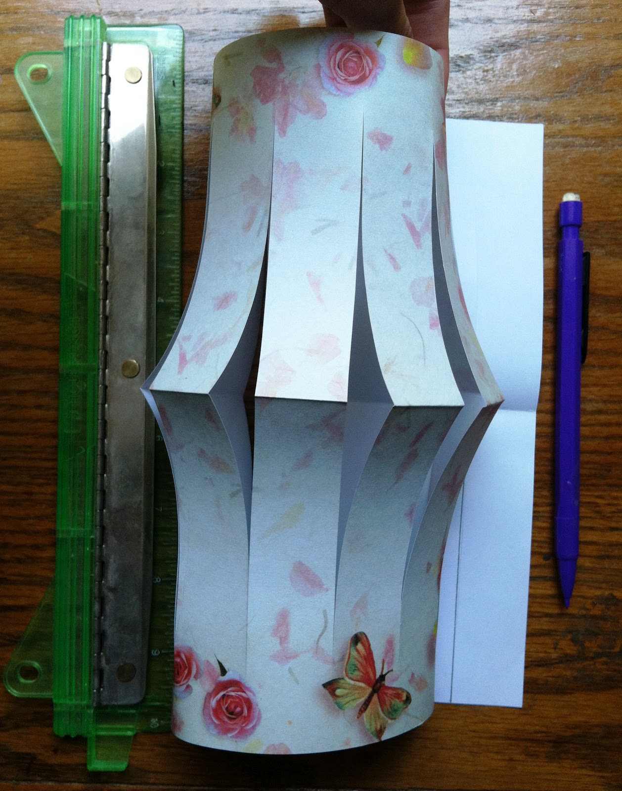 Bite Size Goodness: DIY Paper Latern