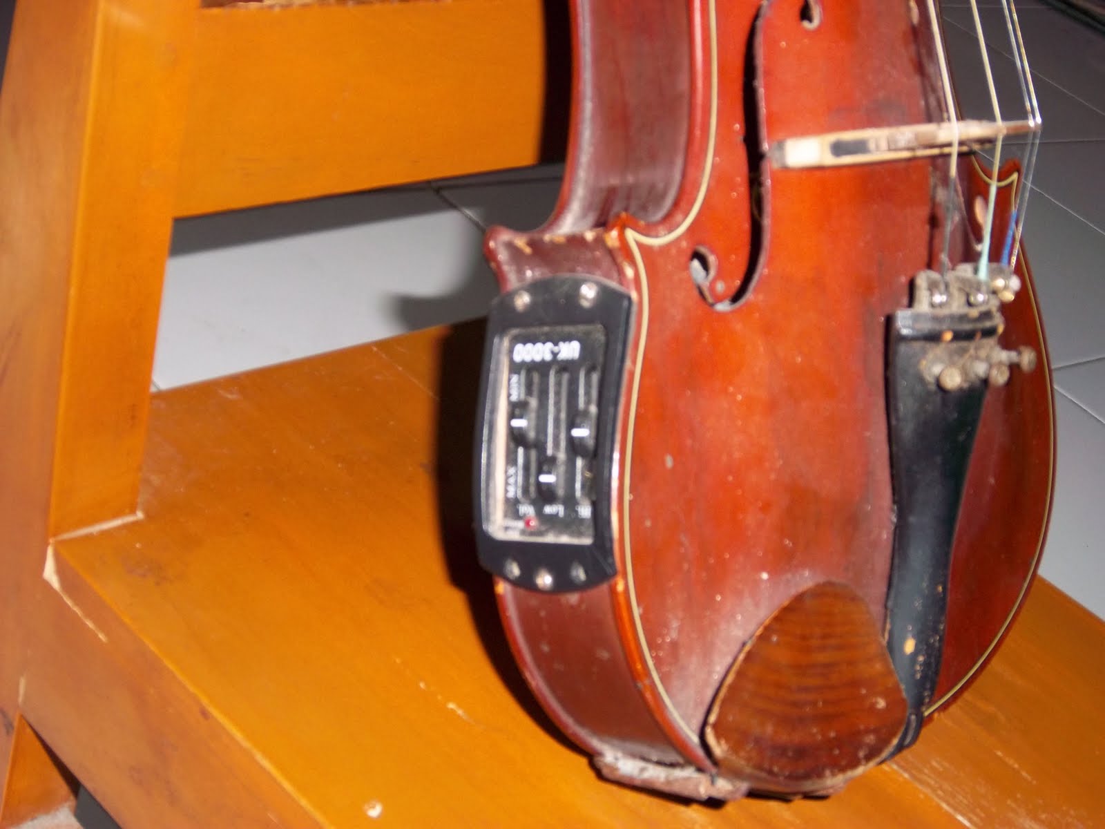 jual biola murah: biola elektrik