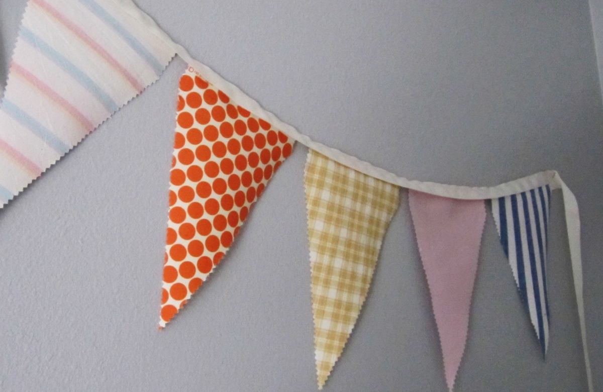 smartgirlstyle: fabric bunting