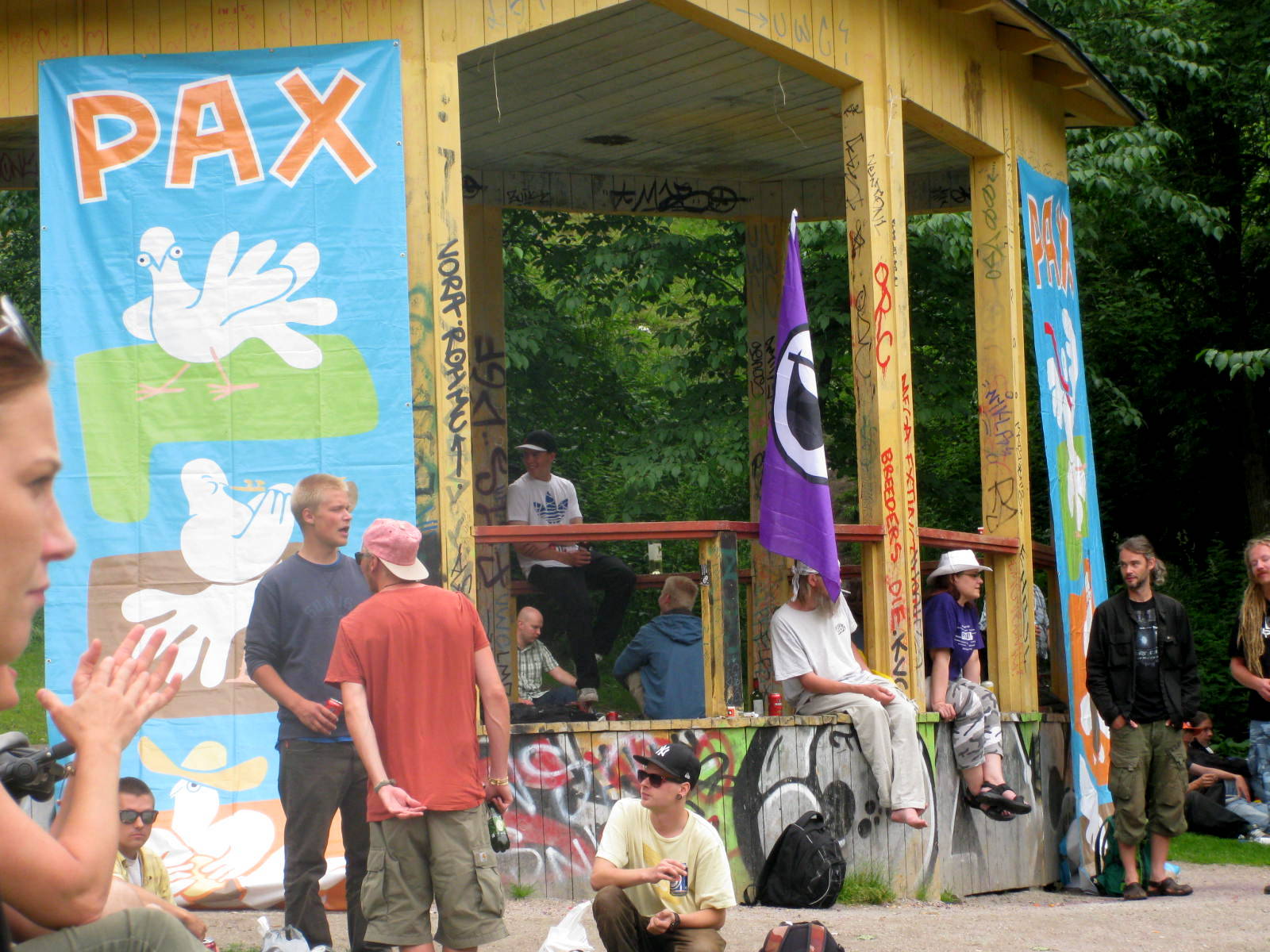 SATEENVARJOTON: PAX 12-FESTIVAL