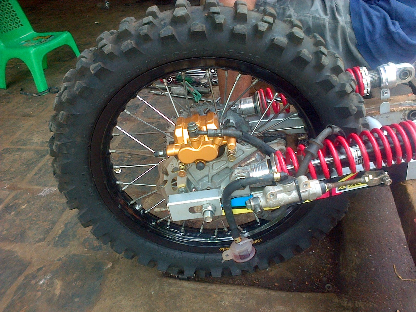 Spesipikasi Fiz-r modif trail | Modifikasi Motor Trail