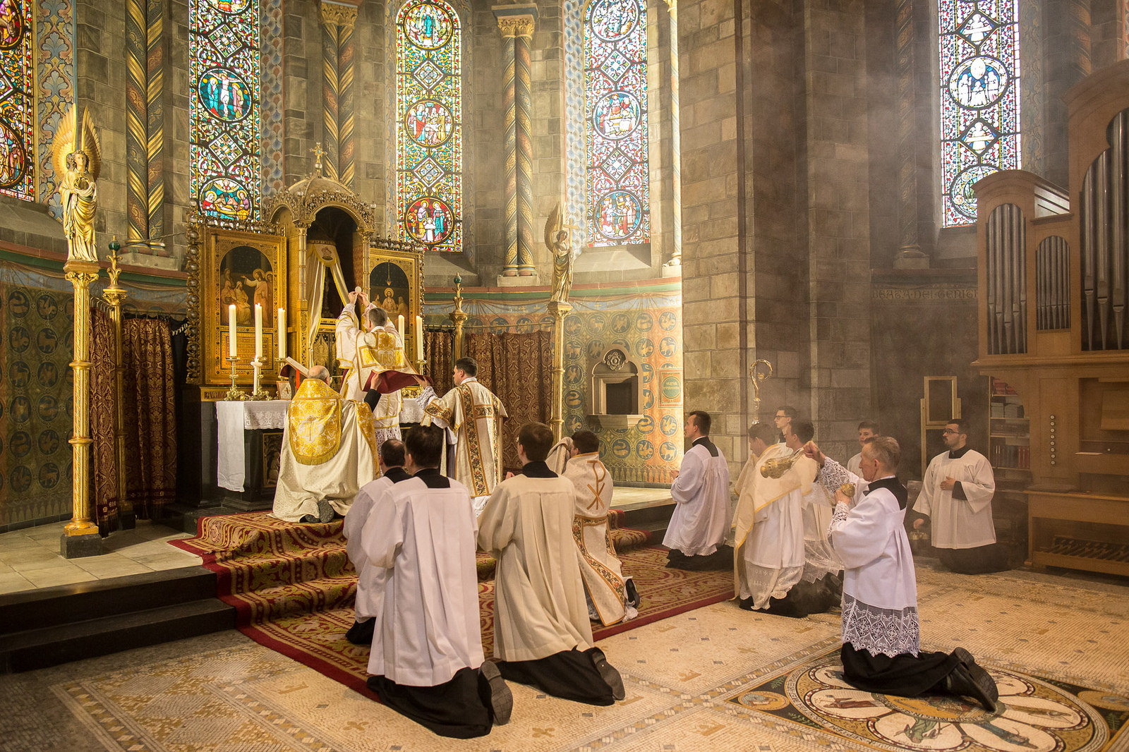 New Liturgical Movement: Photos of Pontifical Mass at Rolduc with ...