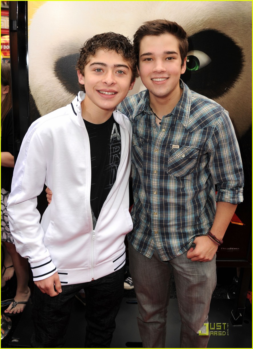 ICarly Victorious y Big Time Rush: Nathan En La Premiere De Kung Fu Panda 2