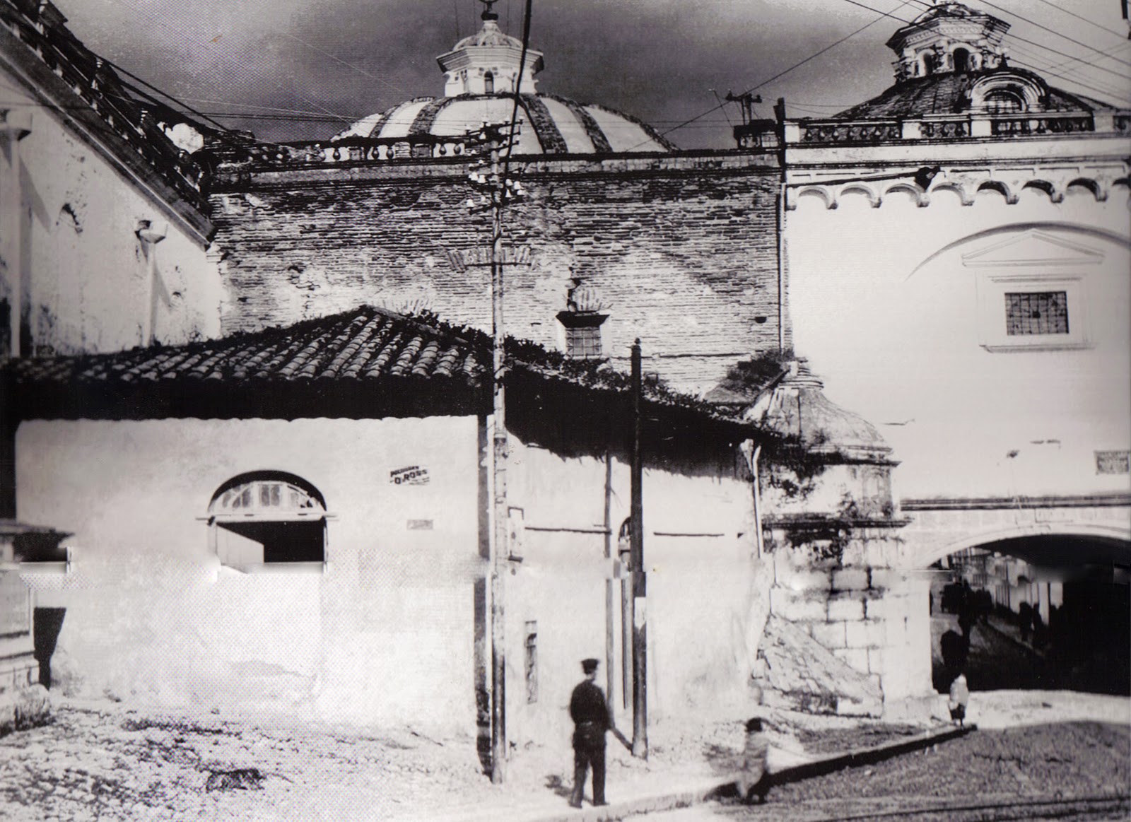 FOTOS QUITO ANTIGUO: PLAZA SANTO DOMINGO