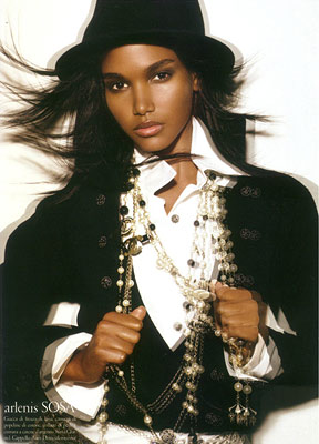 Claus Fashion Link: Arlenis Sosa