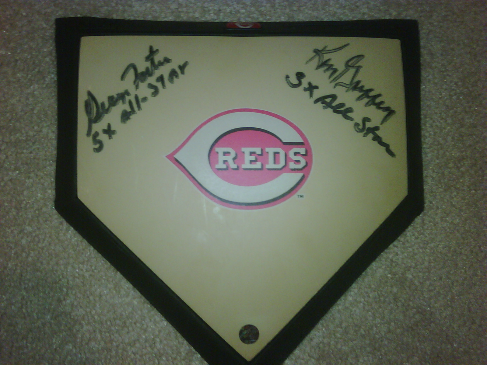 Cincinnati Reds Baseball Card Collector: Autographed Mini Home Plate