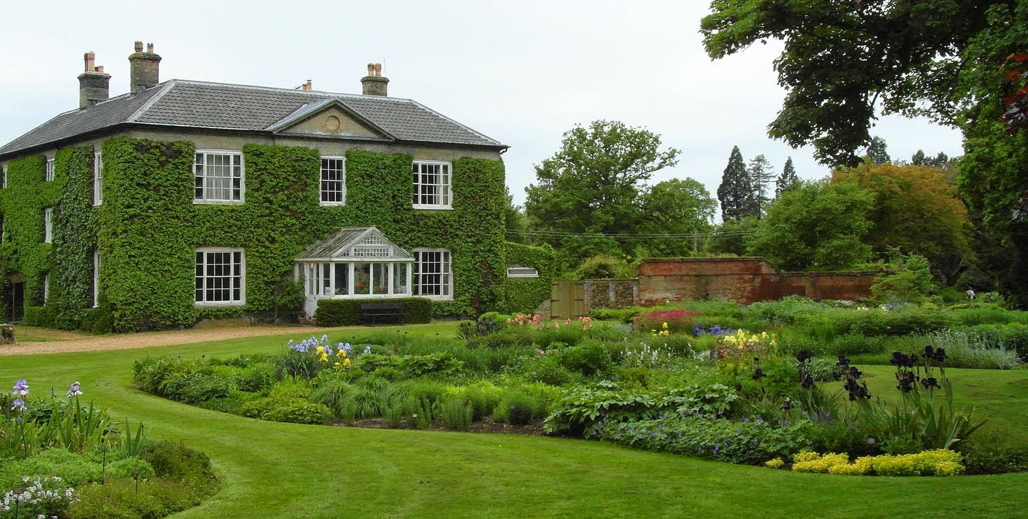 Garden Fancy: Island Beds and Bressingham Gardens