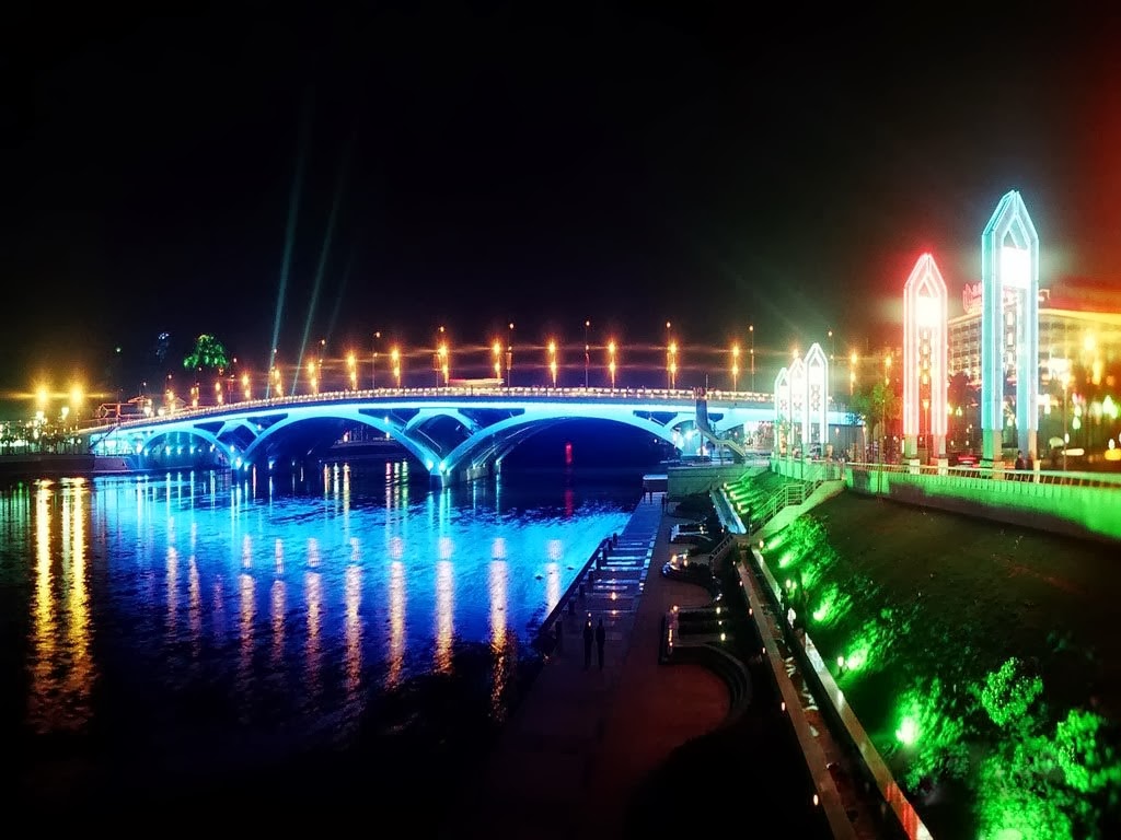 LED Lighting: Features and Advantages of LED Spotlight