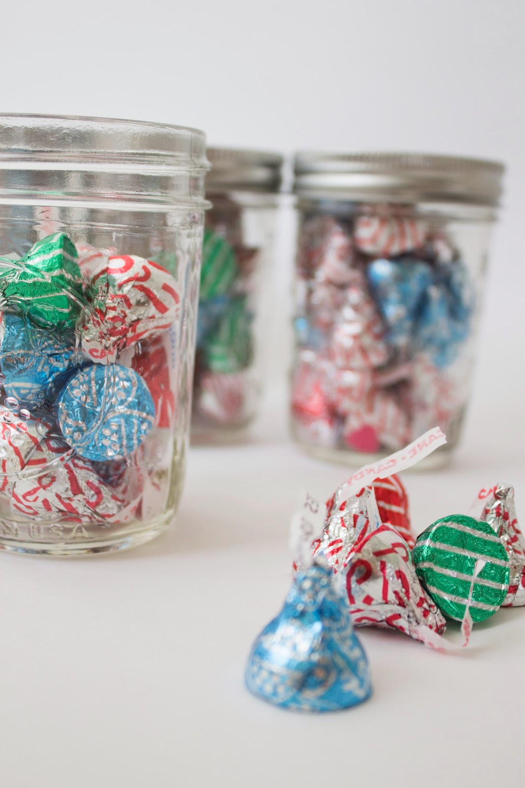 How-To: DIY Kisses in a Jar - The Bella Insider