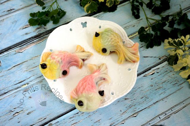 Gold fish snowskin mooncakes ~ 金鱼冰皮月饼 ~ 2015