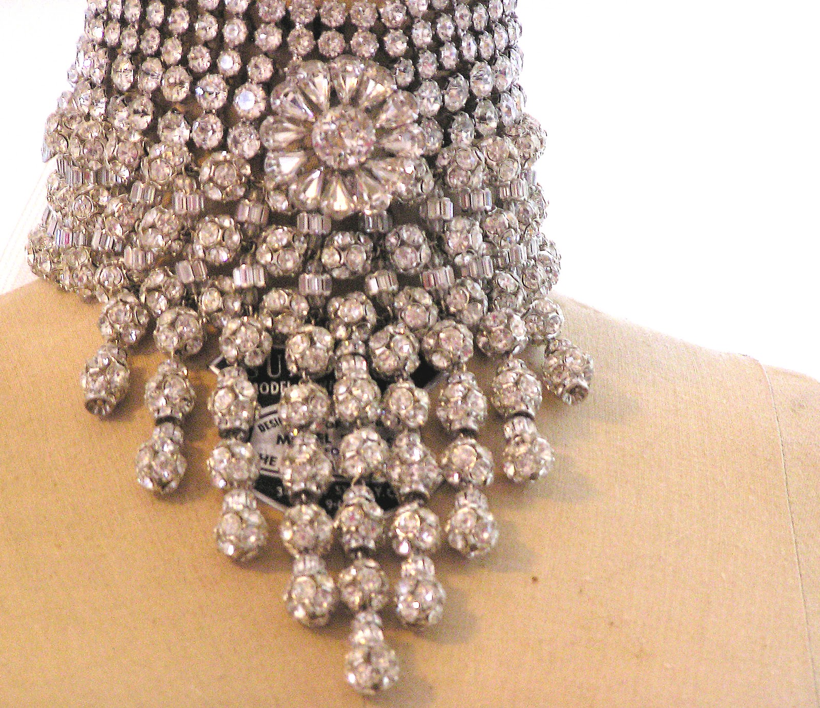 Cutepinkstuff...AND MORE!: WOWSA! NOW THAT'S BLING!