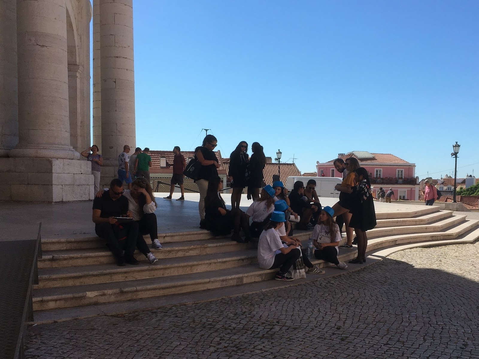 Ull Lugu: Portugalist, Sigatüükast ja hiirekarvadest