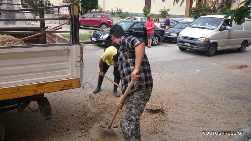 VOUTOSPRESS.GR: 2η μερα απο της Καταστροφες στην Κεφαλονια και ας ...