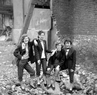 THE NANCY WILDE EXPERIENCE: Inspiration: Teddy Girls