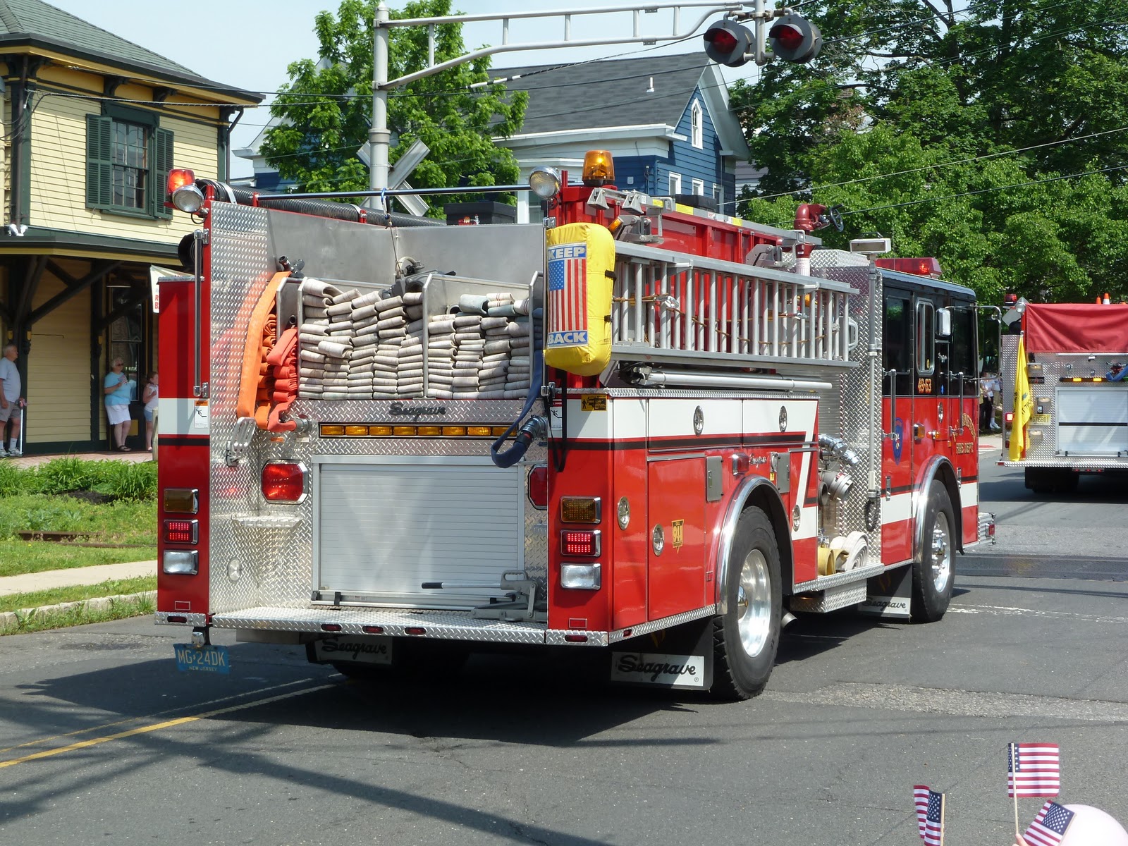 Send The Water : Attack Lines. Crosslay or Hosebed?