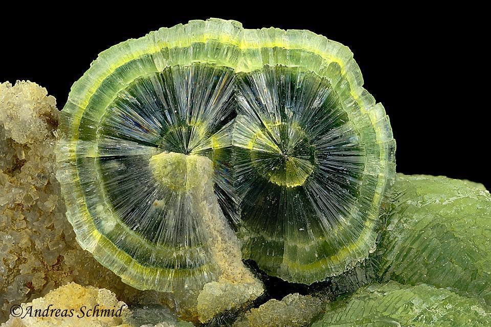 Wavellite - What is Wavellite - Geology In