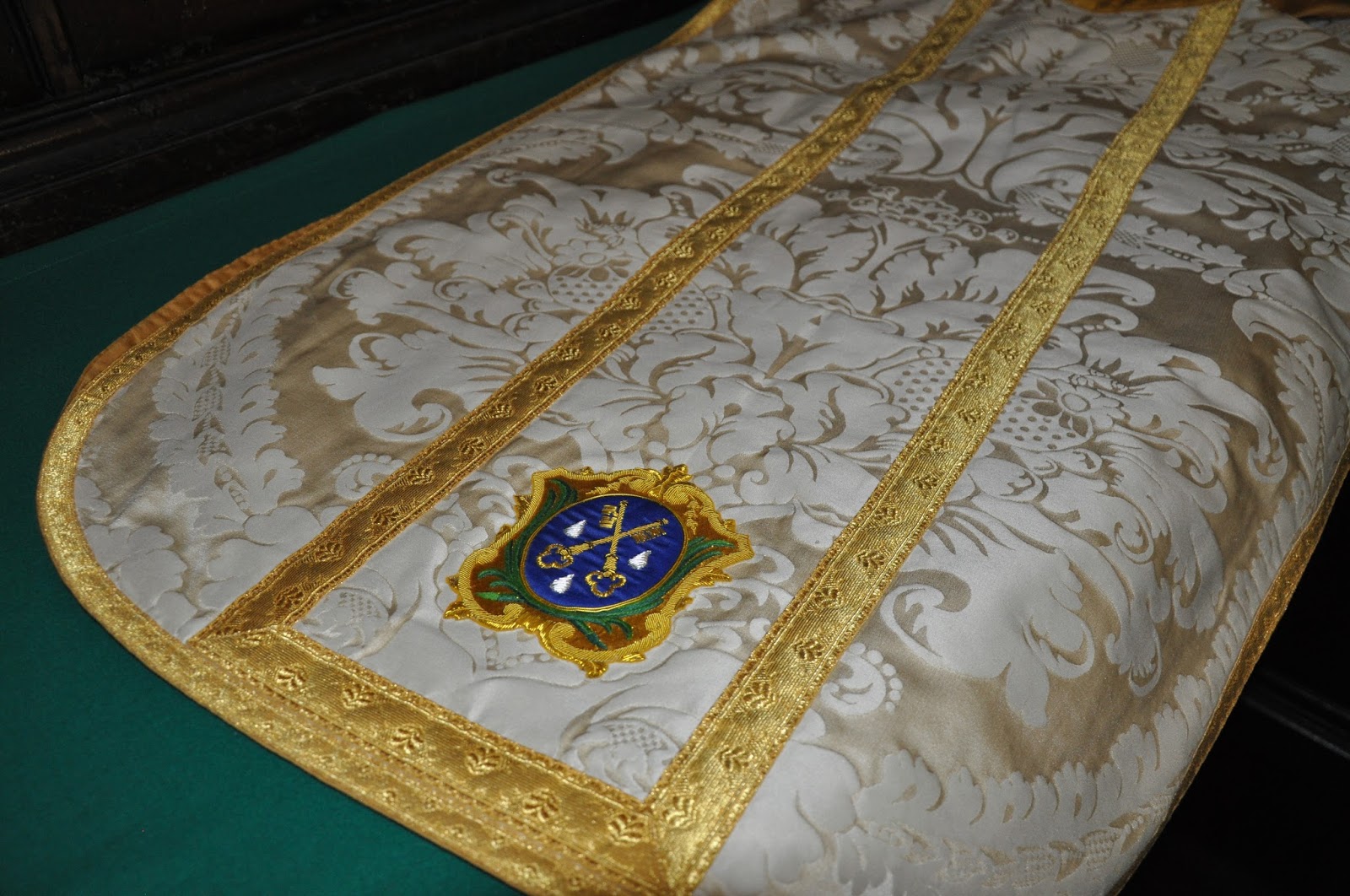 Orbis Catholicus Secundus: From the Roman Sacristy: FSSP Coat-of-Arms ...