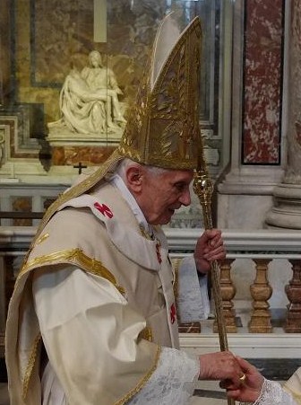 1000+ images about Mighty Mitres on Pinterest | Cardinals, Pope pius ...