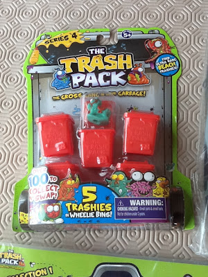 Lakes Single Mum: Toy Review: Trash Pack