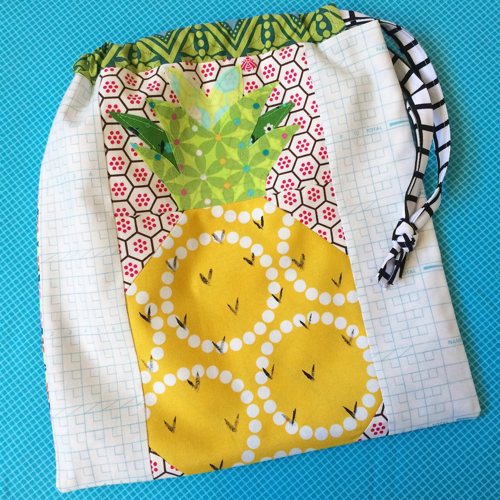 Euphoria Jessica: The Pineapple Drawstring Bag- A Tutorial