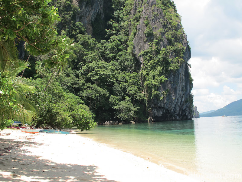 Lagen Island - Beautiful tourist spot in the world