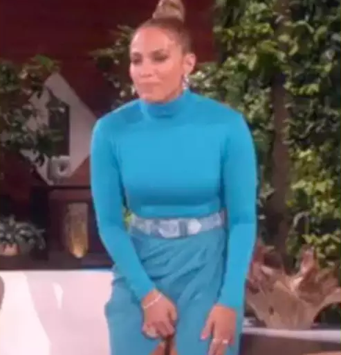 (Video) J.Lo Suffers Wardrobe Malfunction On Ellen's Show - FOW 24 NEWS