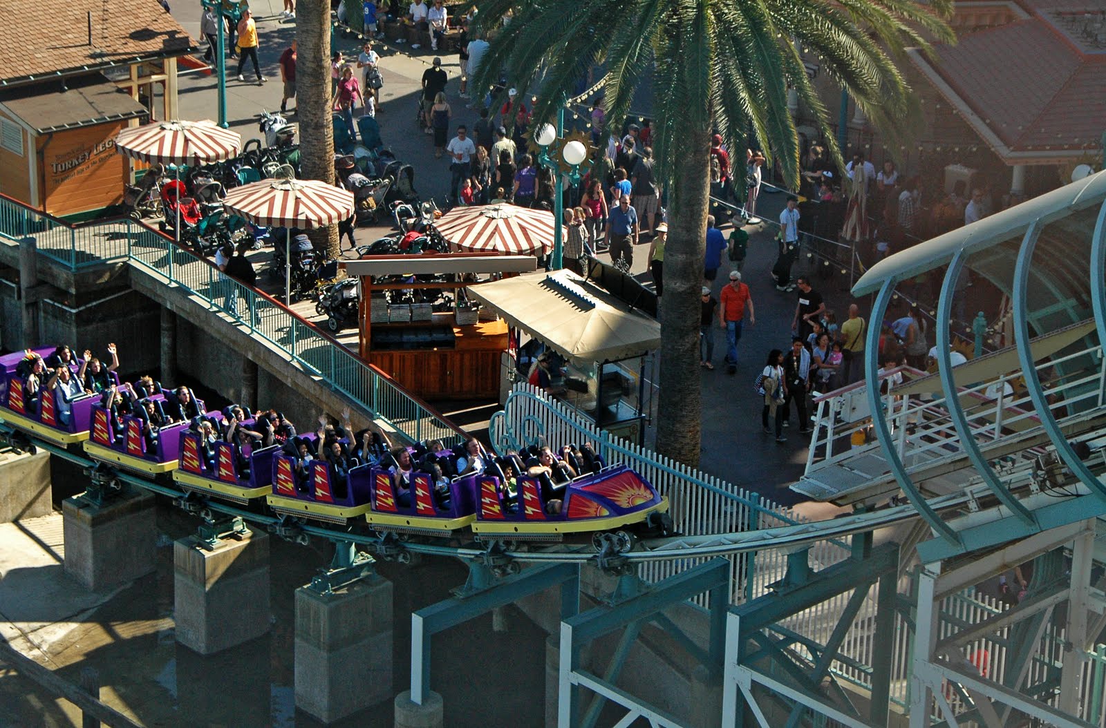 NewsPlusNotes: A Blast From The Past - Disney's California Screamin'