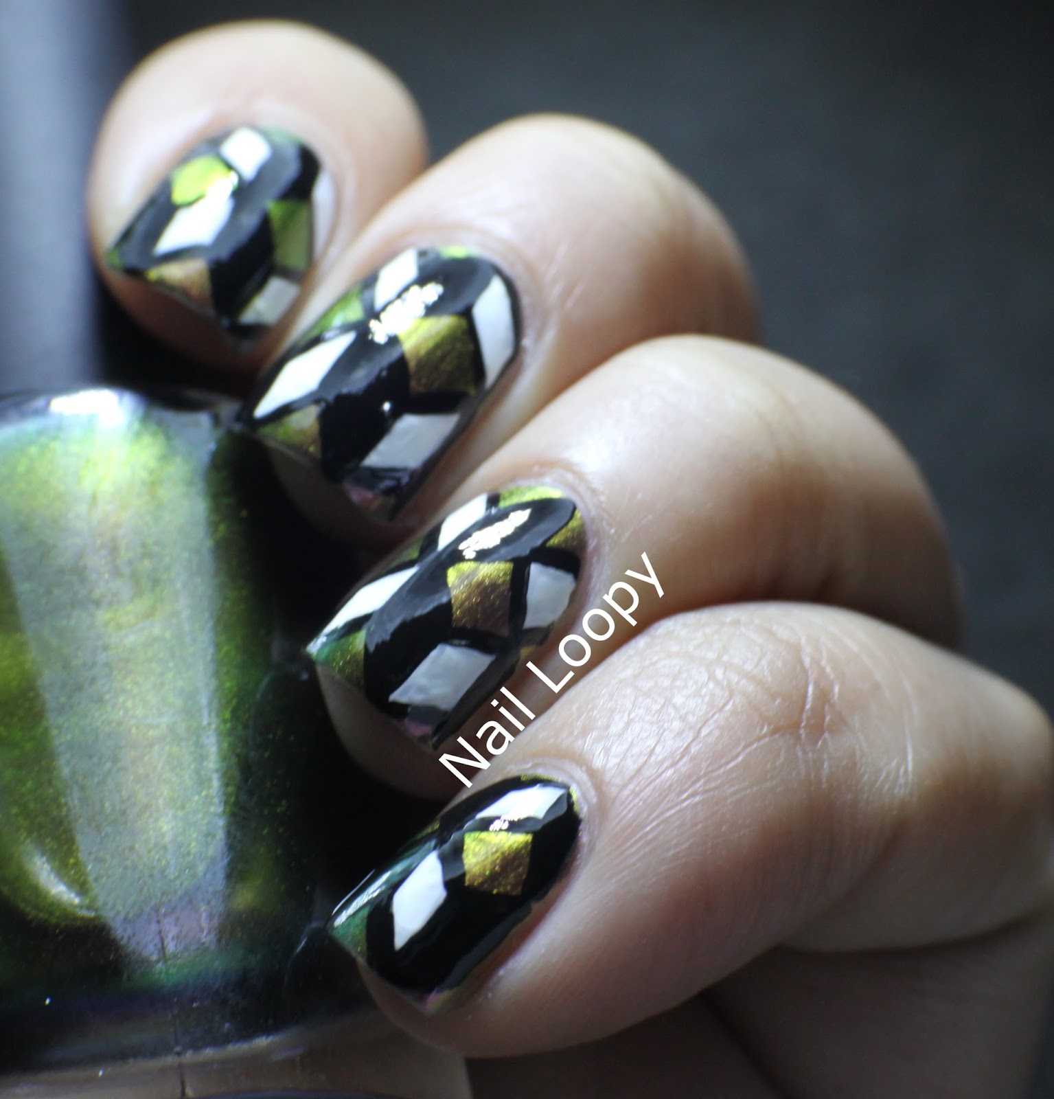 nail loopy: ILNP NOSTALGIA 3D CUBE NAIL ART