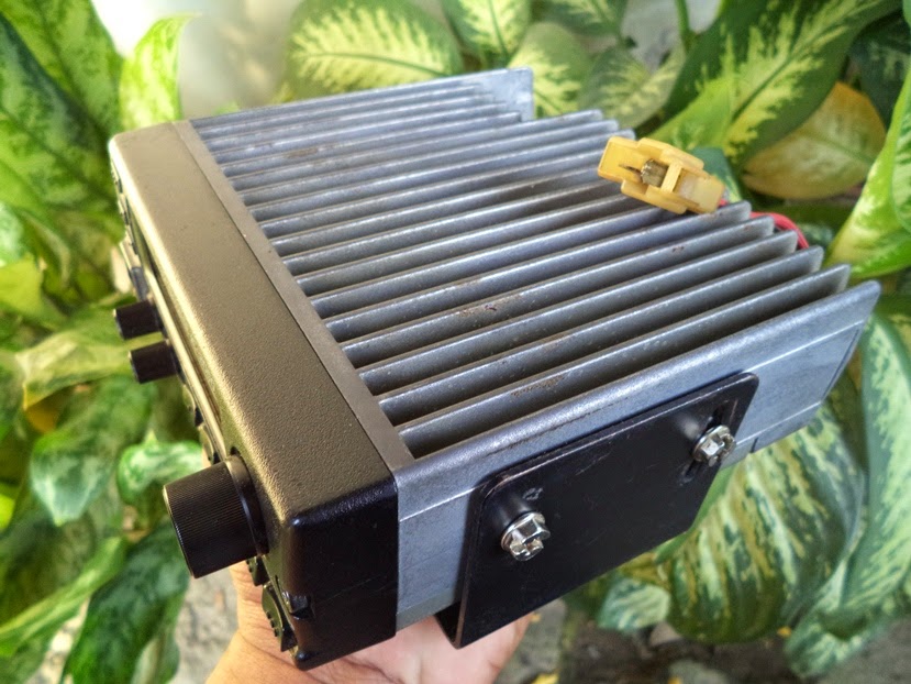 MEDAN RADIO: Icom IC-2000