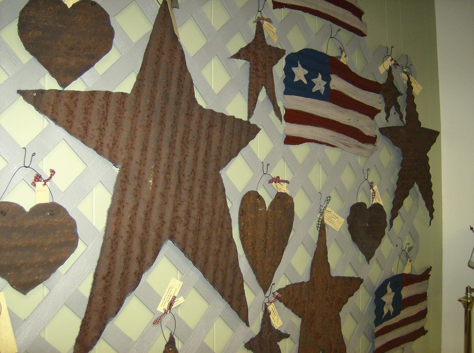 Country Lane Crafts & Antiques: Rusty hearts, stars and flags oh my!
