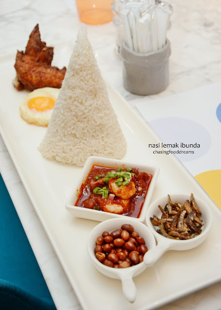 CHASING FOOD DREAMS: Dining at The Square at Novotel Melaka