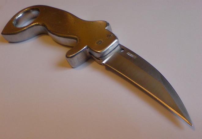 WeaponCollector's Knuckle Duster and Weapon Blog: Hand Made Karambit