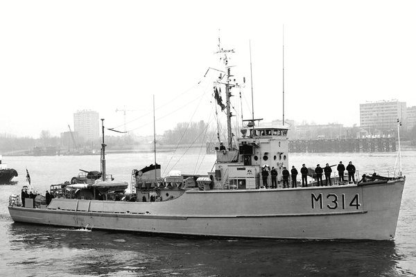 G.GYSSELS SHIPCOLLECTION: KNM ALTA M 314 ex M 915 ARLON ex MSC 104 ex ...