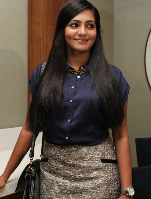 Actress Parvathi Menon Photos - Hot PHOTOSHOOT Bollywood, Hollywood ...