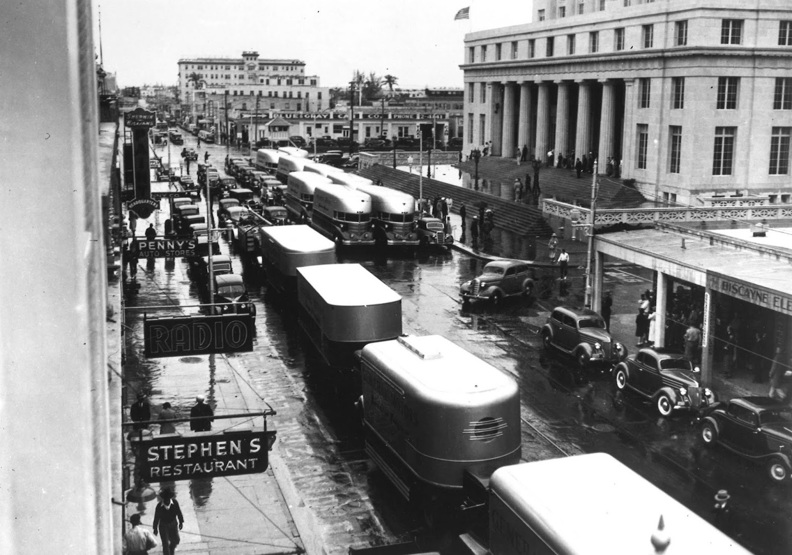 CARHUNTER : GENERAL MOTORS PARADE OF PROGRESS- FUTURLINER OR STREAMLINER?