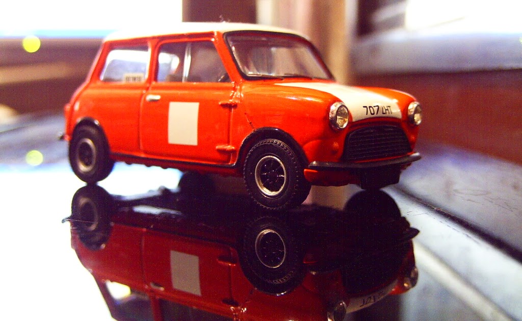 auto modellbaus: BLMC Mini Cooper - Lledo/Vanguards 1:43