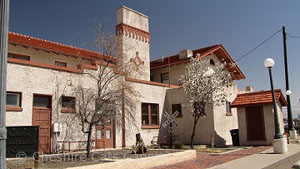 Cheshire Cats Capers: Harvey House Museum, Belen, New Mexico