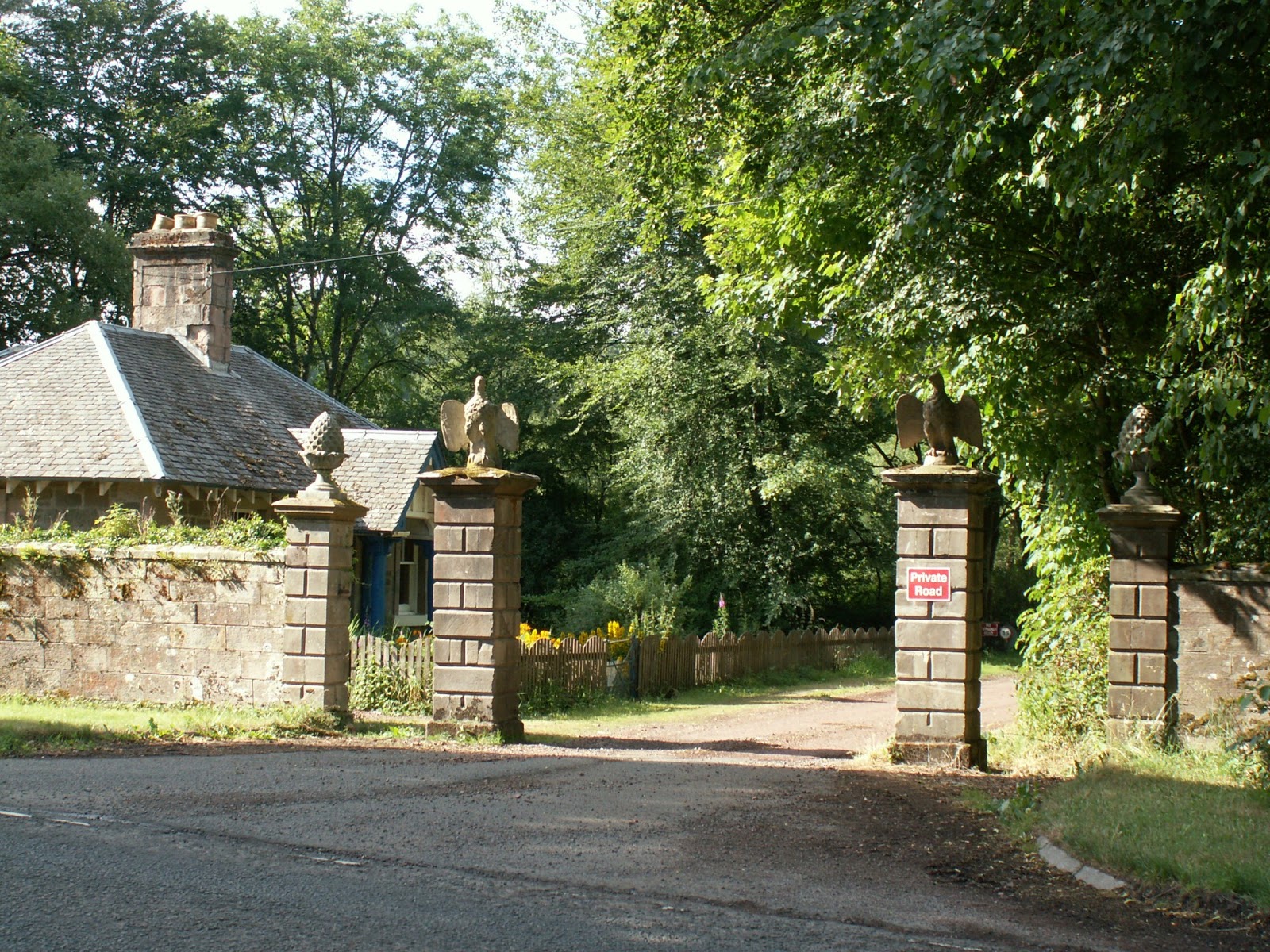 CUBO ET EXCUBO: Carmichael Estate