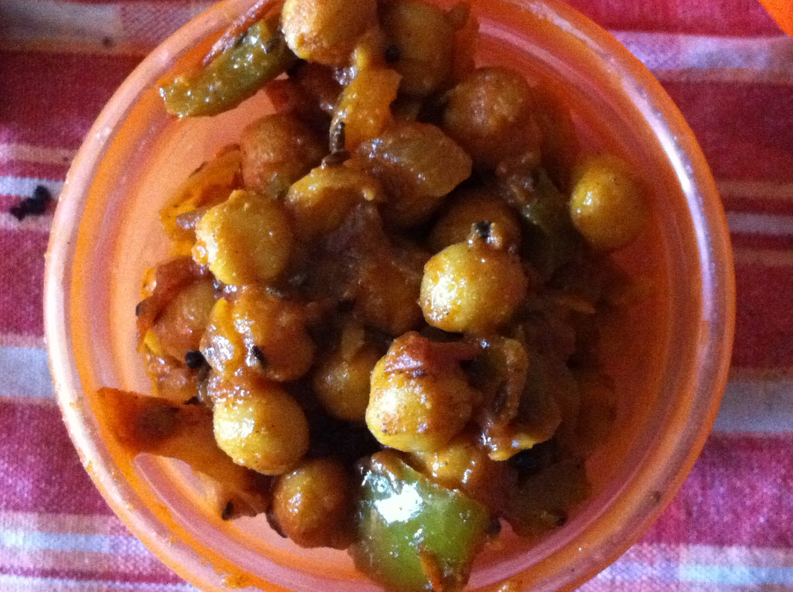 Tangy Sauteed Chickpeas & Capsicum | the spice whisperer