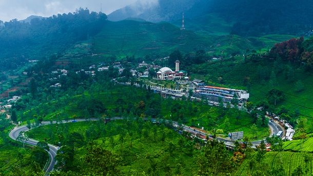 10 Tempat Wisata Terkenal di Puncak dan Sekitarnya