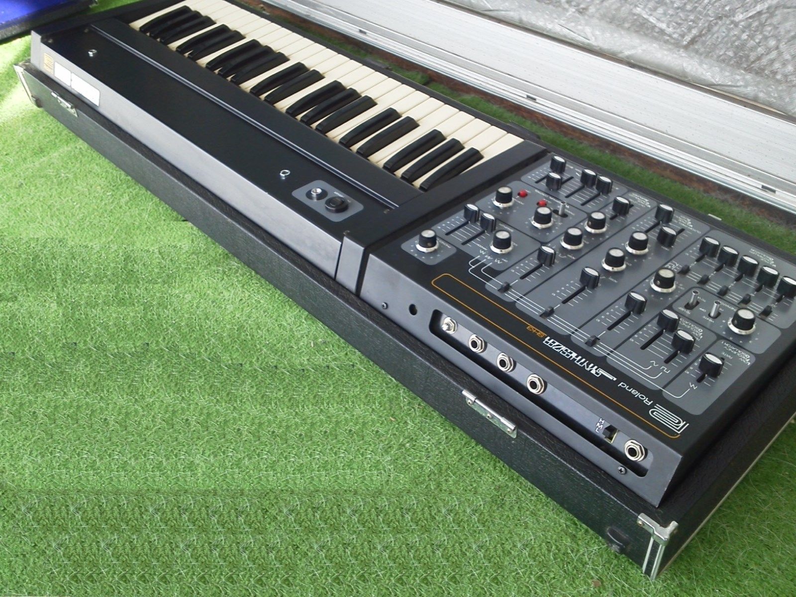 MATRIXSYNTH: Roland SH-3 monophonic synthesizer serviced (diode ladder ...