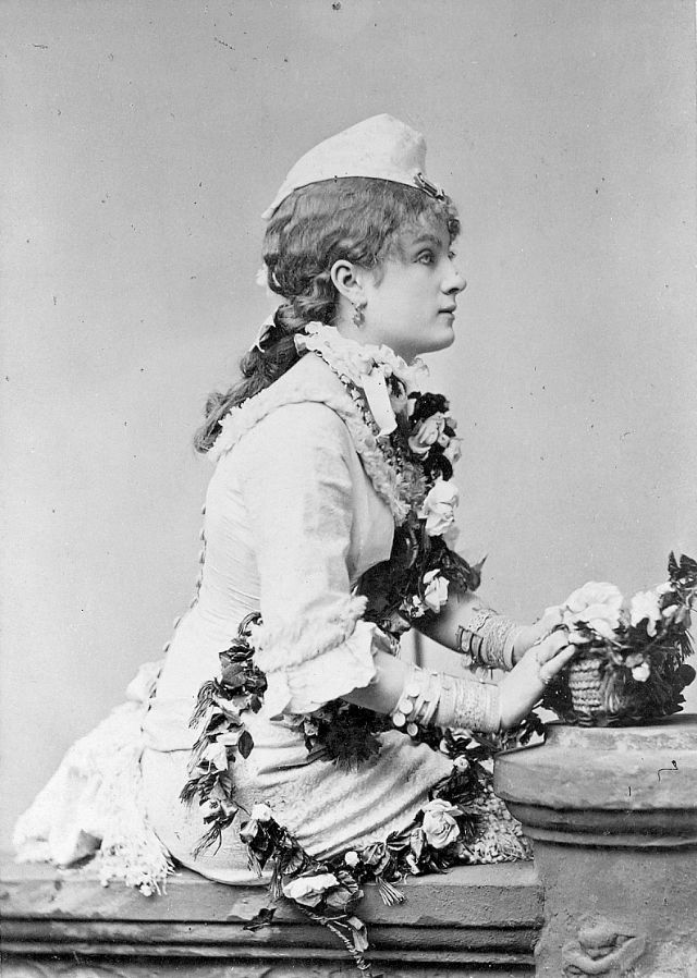 Stunning Photos of Stylish Girls That You Won't Believe They Came From ...