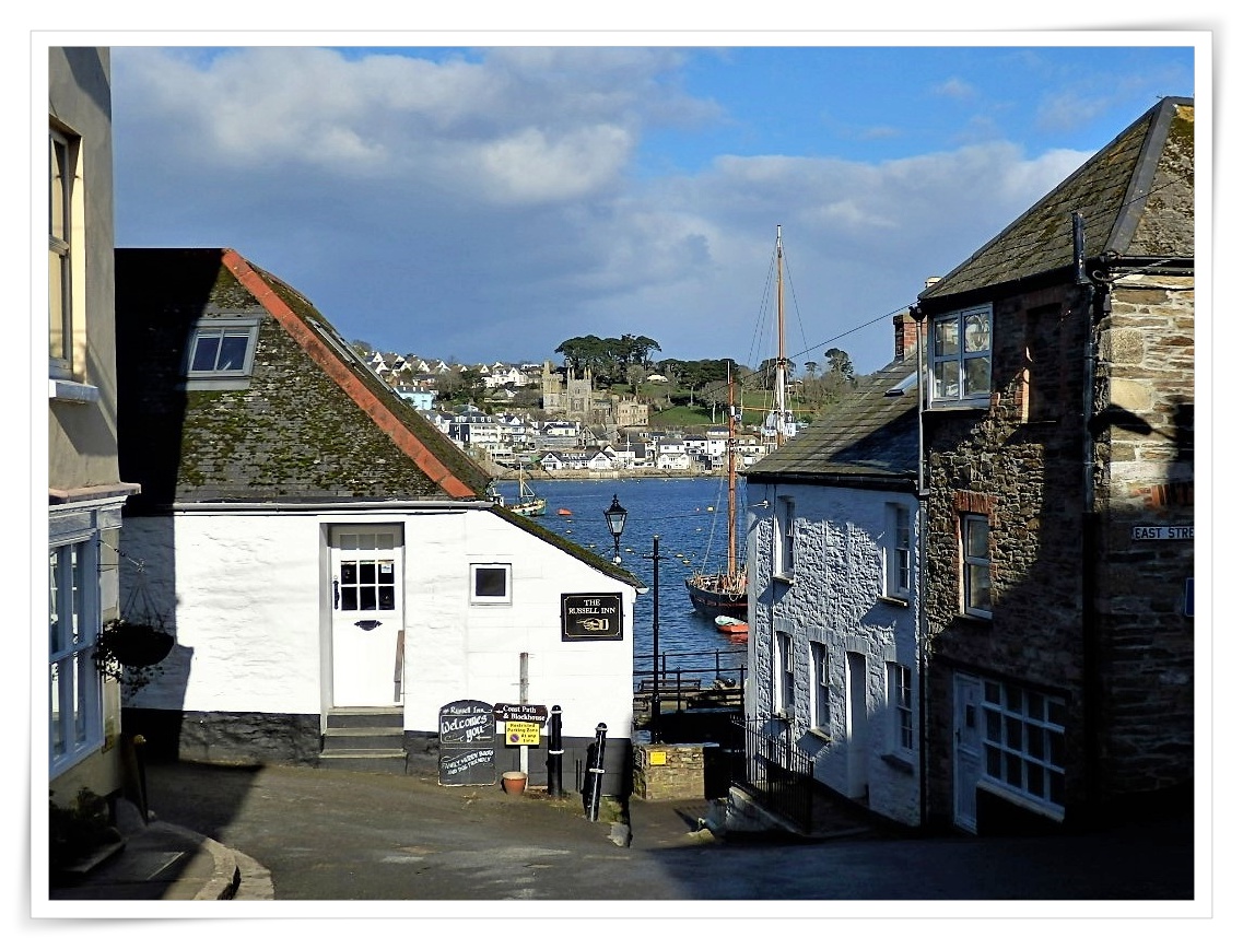 Mike's Cornwall: Polruan, Cornwall : Coastal Views, Chapel Ruins And A ...