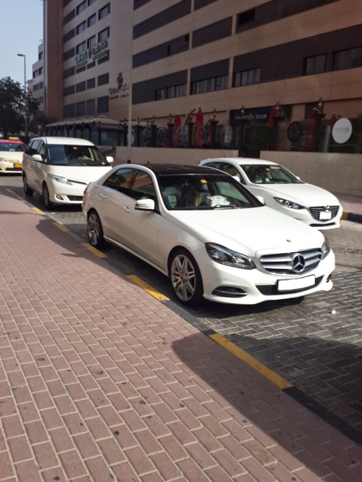 Dubai Elite Cars: Dubai Elite Cars Daily: "Normal" Day Cars in Dubai