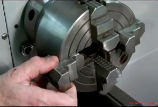 MENGENAL BAGIAN-BAGIAN MESIN BUBUT BERDASARKAN FUNGSINYA | Informasi Utama