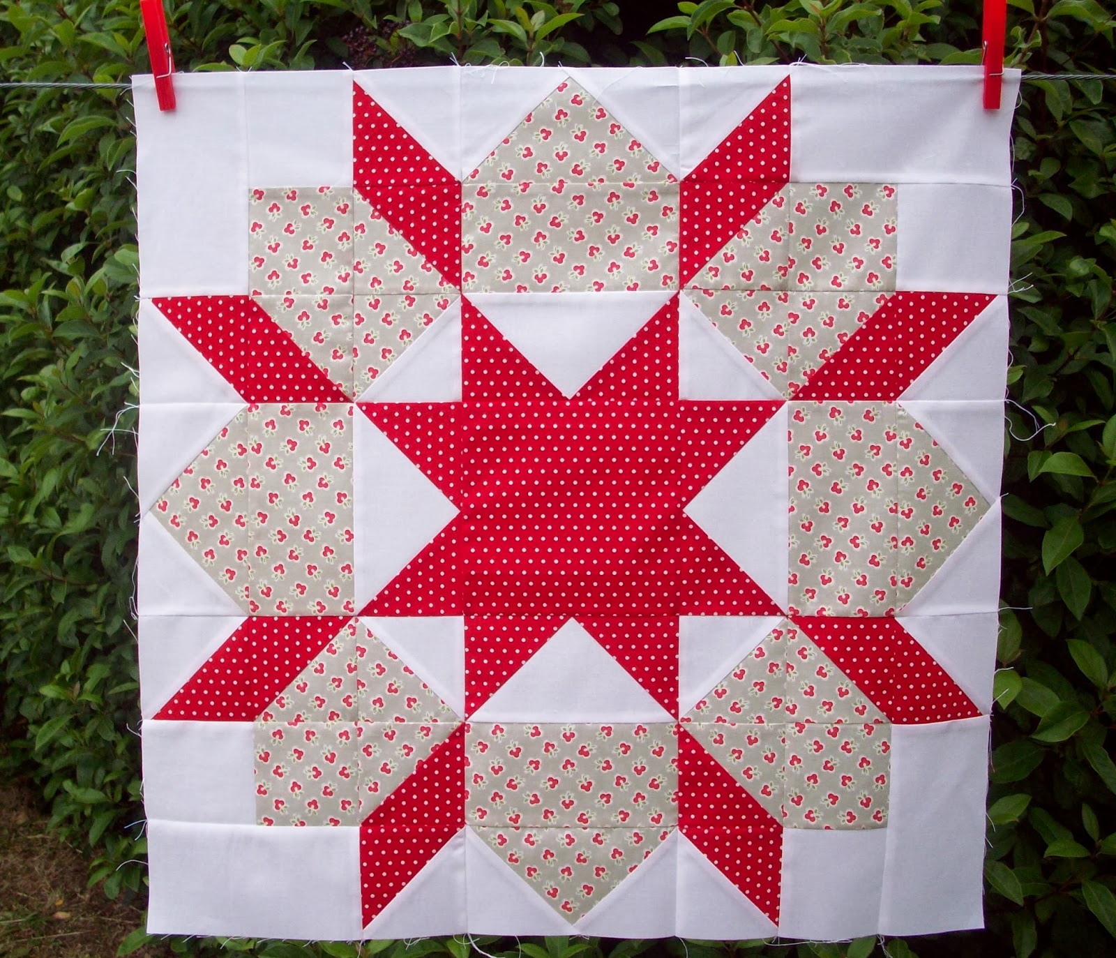 AUNTIE'S QUAINT QUILTS: Swooning Along