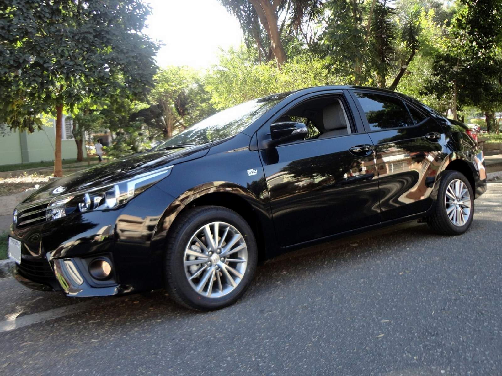 Novo Corolla XEi 2015 preto: sofisticado, eficaz e confiável