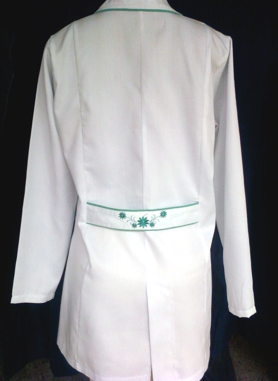 .: MODELO 001 BATAS MEDICAS CON VIVO Y BORDADO