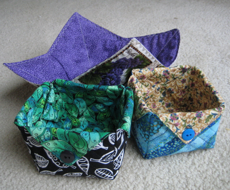 Crafts, Cavies and Cooking: Cloth Boxes and Bowl Cozies