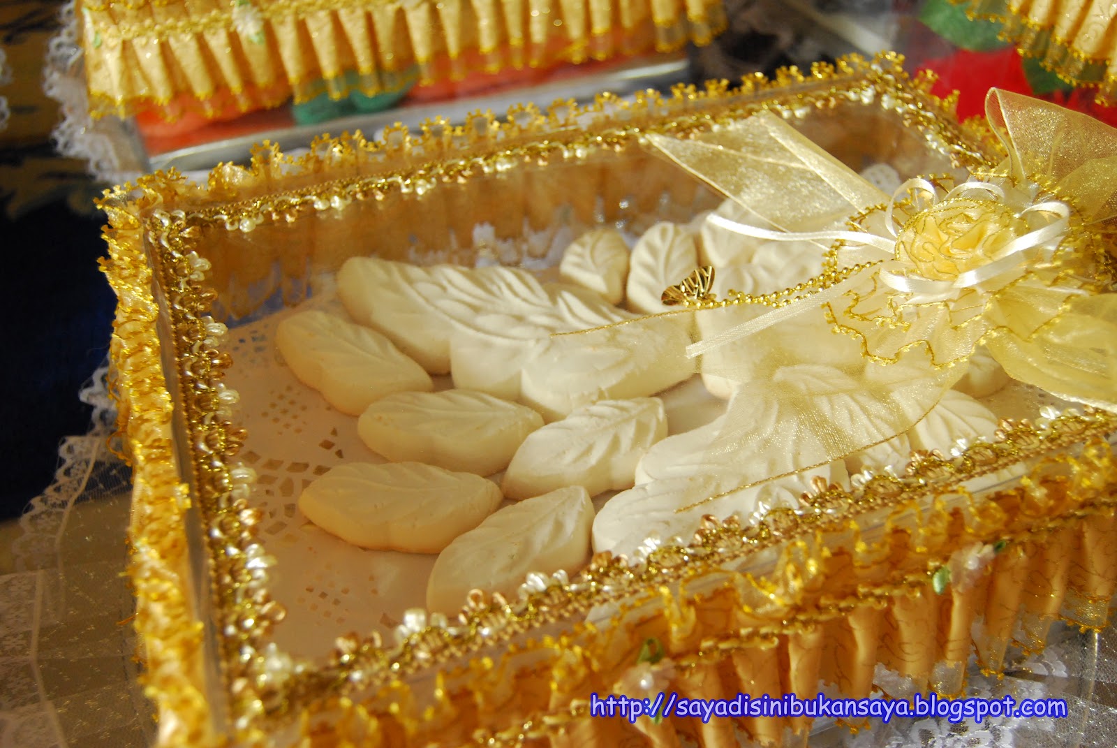 BukanSayaDisini: Hantaran Tunang Tema Gold